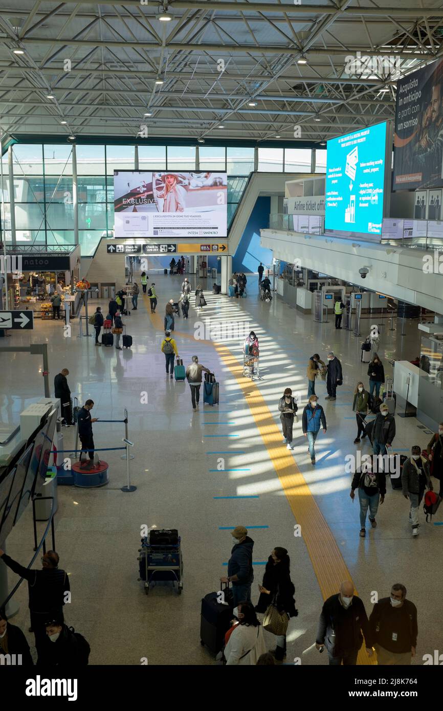 Roma airport hi-res stock photography and images - Alamy