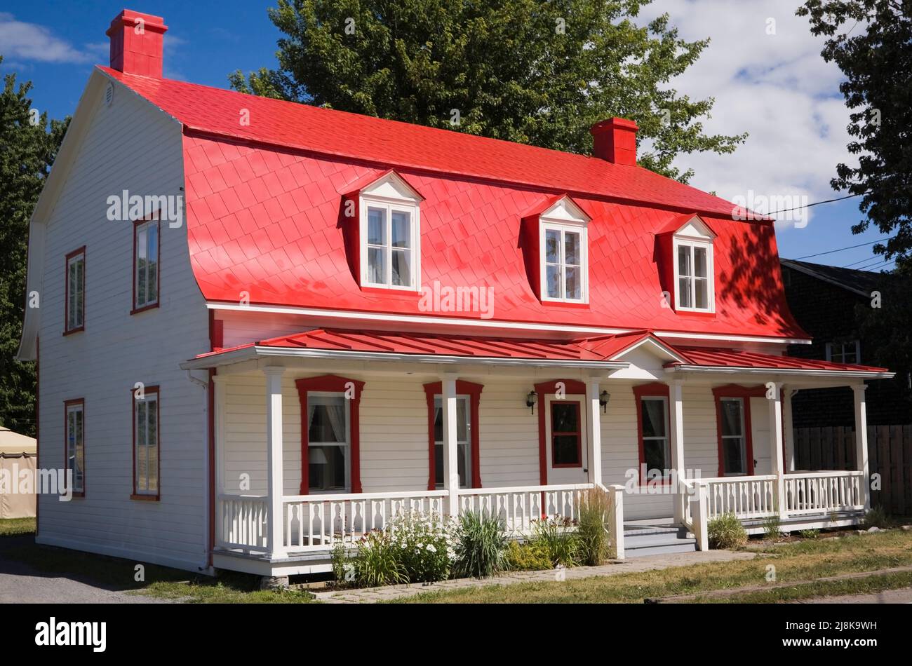Old circa 1825 Canadiana cottage style home with white wood plank ...