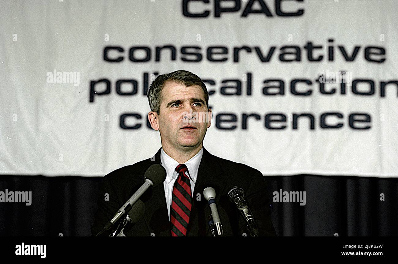 WASHINGTON, DC - FEBRUARY 19, 1992 Lt. Colonel Oliver North addresses ...