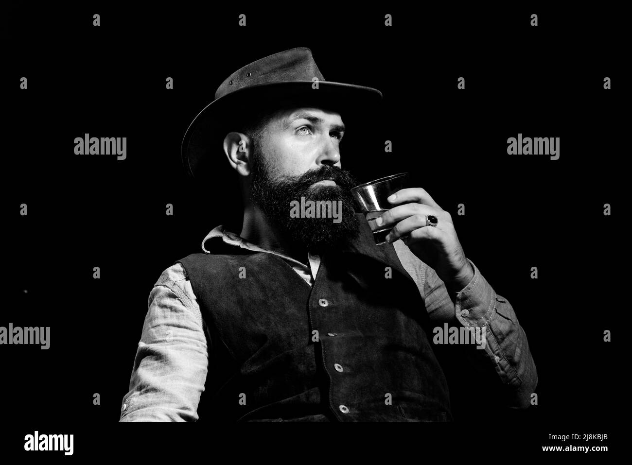 Addicting to alcoholic drink. Humans struggling with her bad habits ...