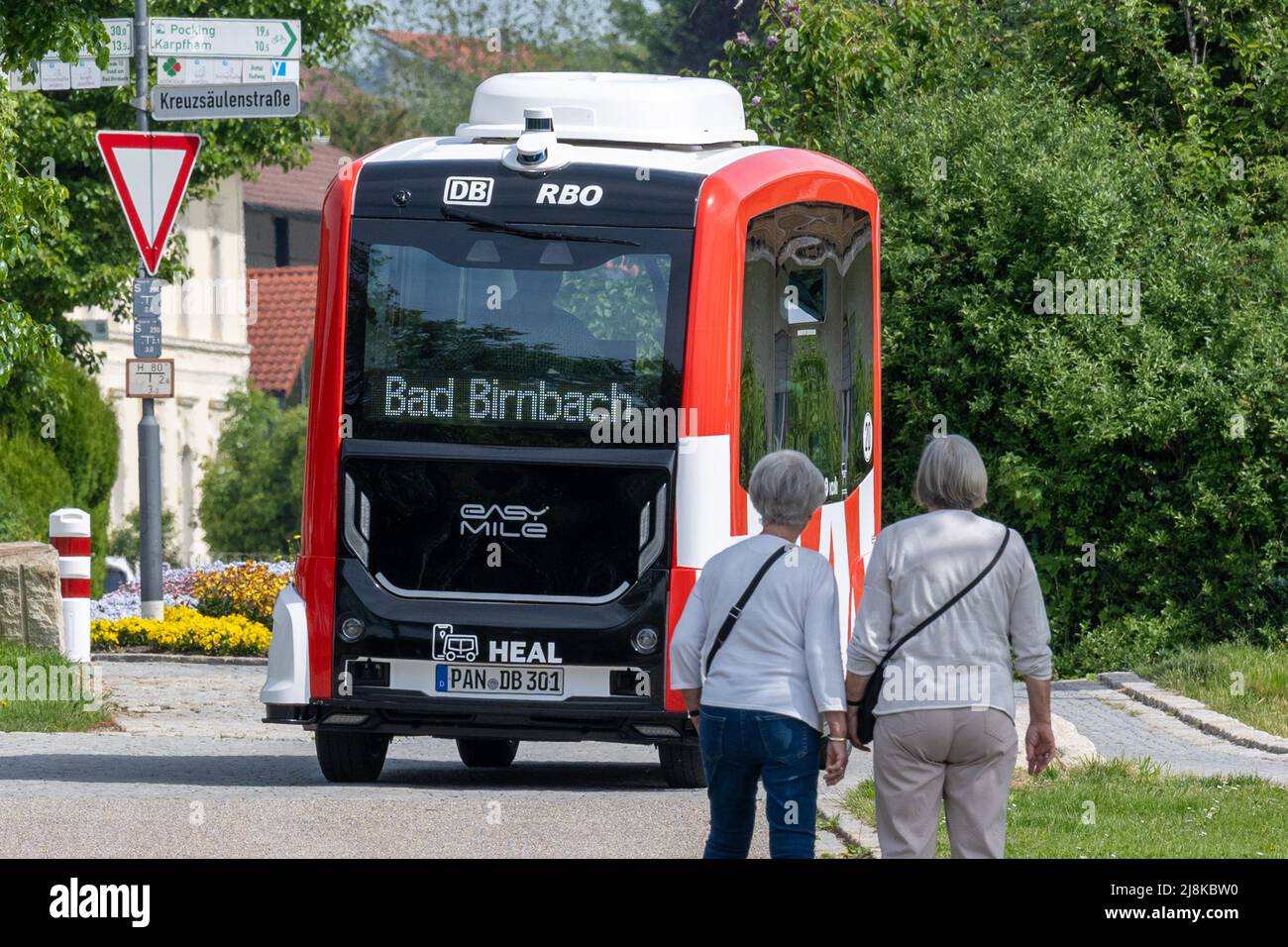 Bad Birnbach, Germany. 16th May, 2022. A driverless bus drives through ...