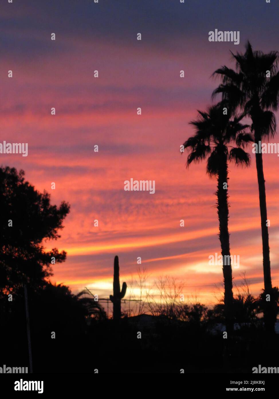 Orange and pink sunset hi-res stock photography and images - Alamy