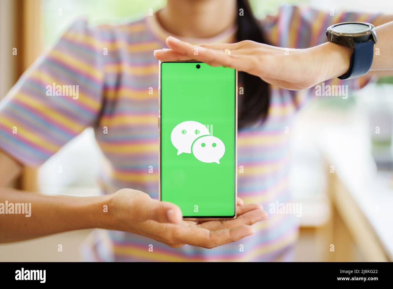 Wechat logo china hi-res stock photography and images - Alamy