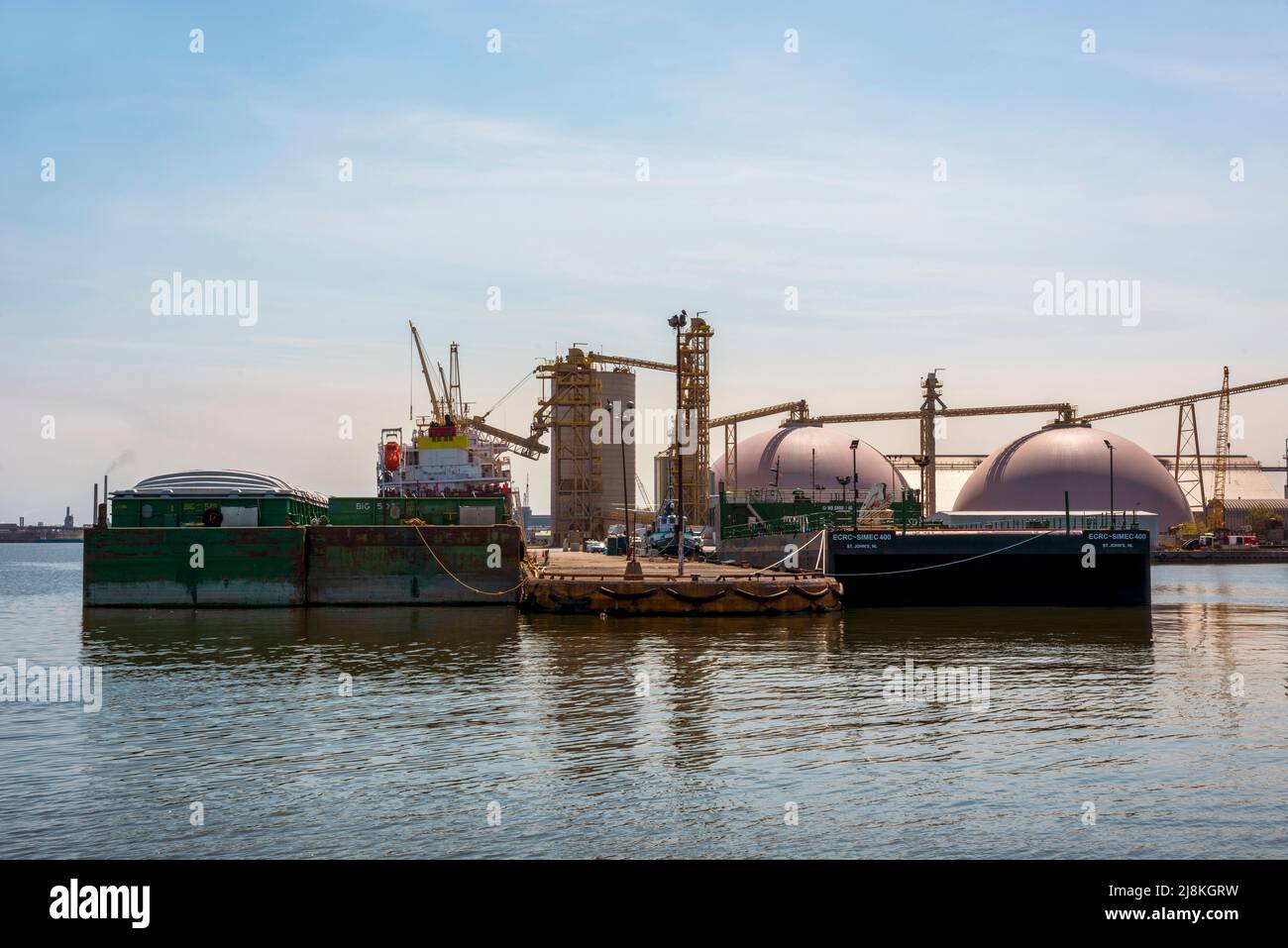 Hamilton Waterfront – PIER 8 Stock Photo - Alamy