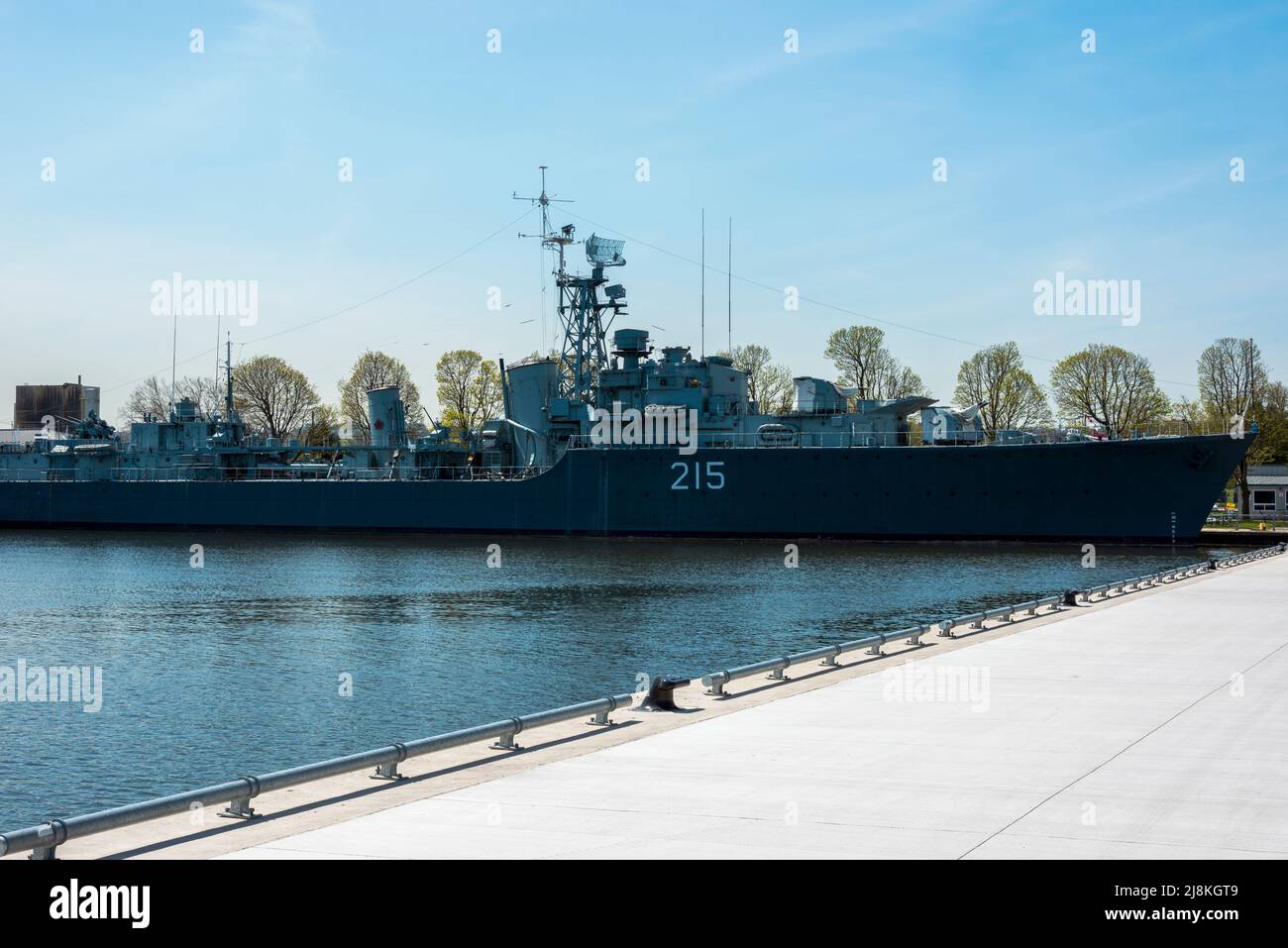 Hamilton Waterfront – PIER 8 Stock Photo - Alamy