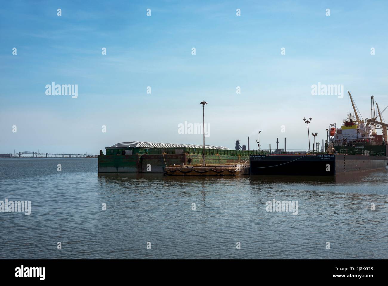 Hamilton Waterfront – PIER 8 Stock Photo - Alamy