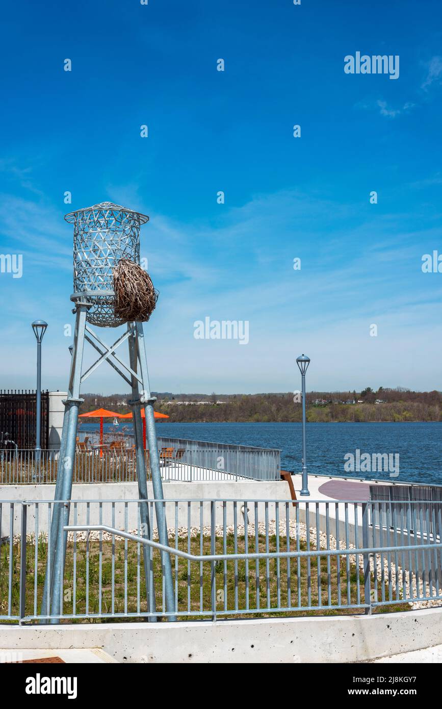 Hamilton Waterfront – PIER 8 Stock Photo - Alamy