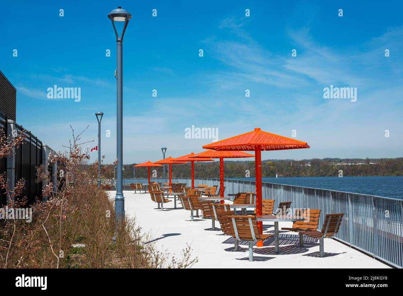 Hamilton Waterfront – PIER 8 Stock Photo - Alamy