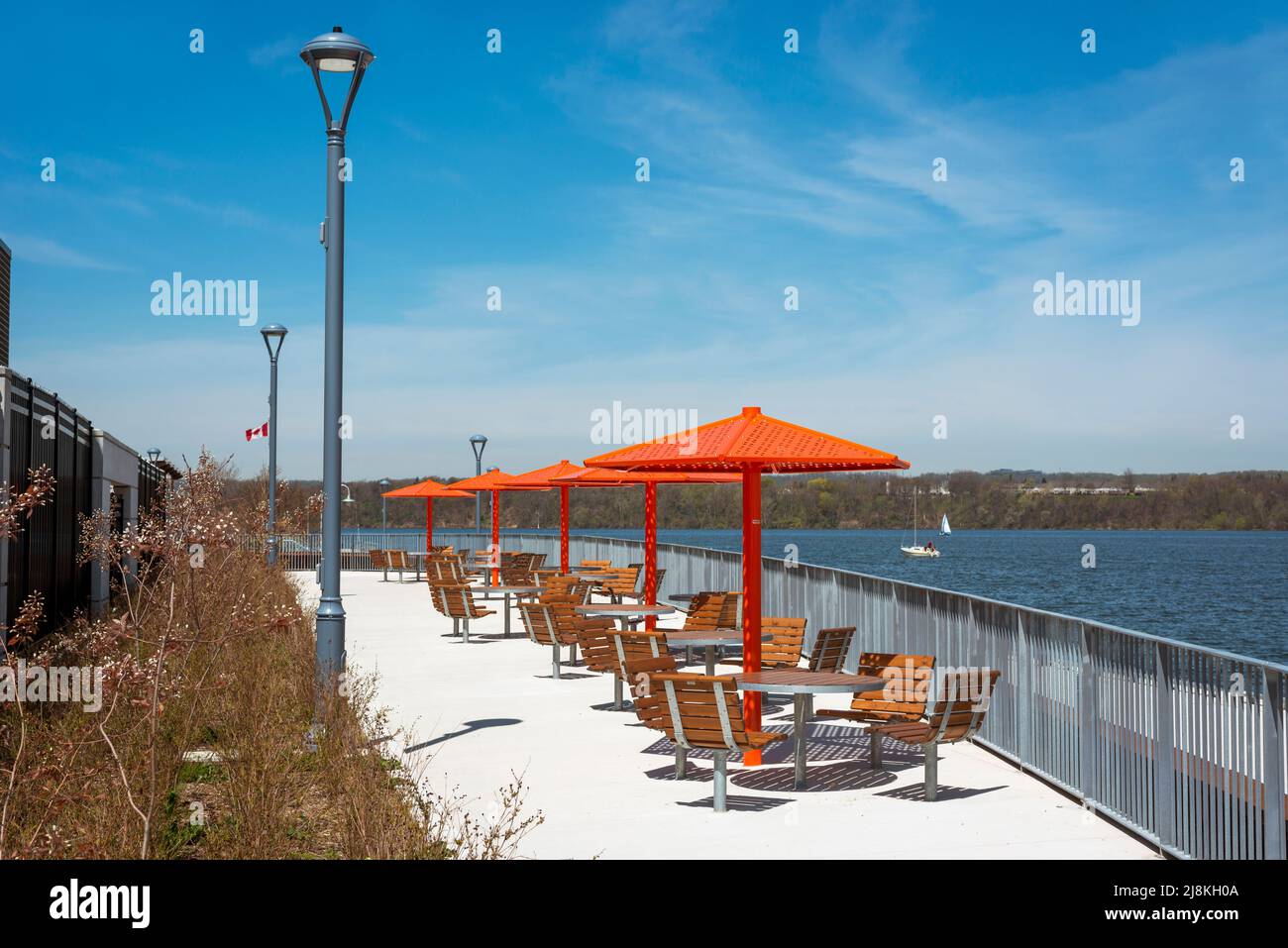 Hamilton Waterfront – PIER 8 Stock Photo - Alamy