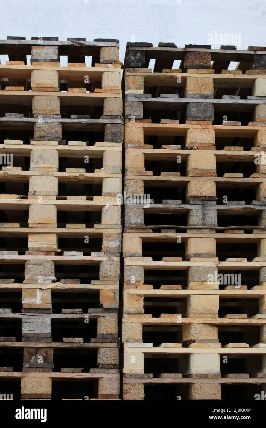 Empty factory warehouse storeroom hi-res stock photography and images ...