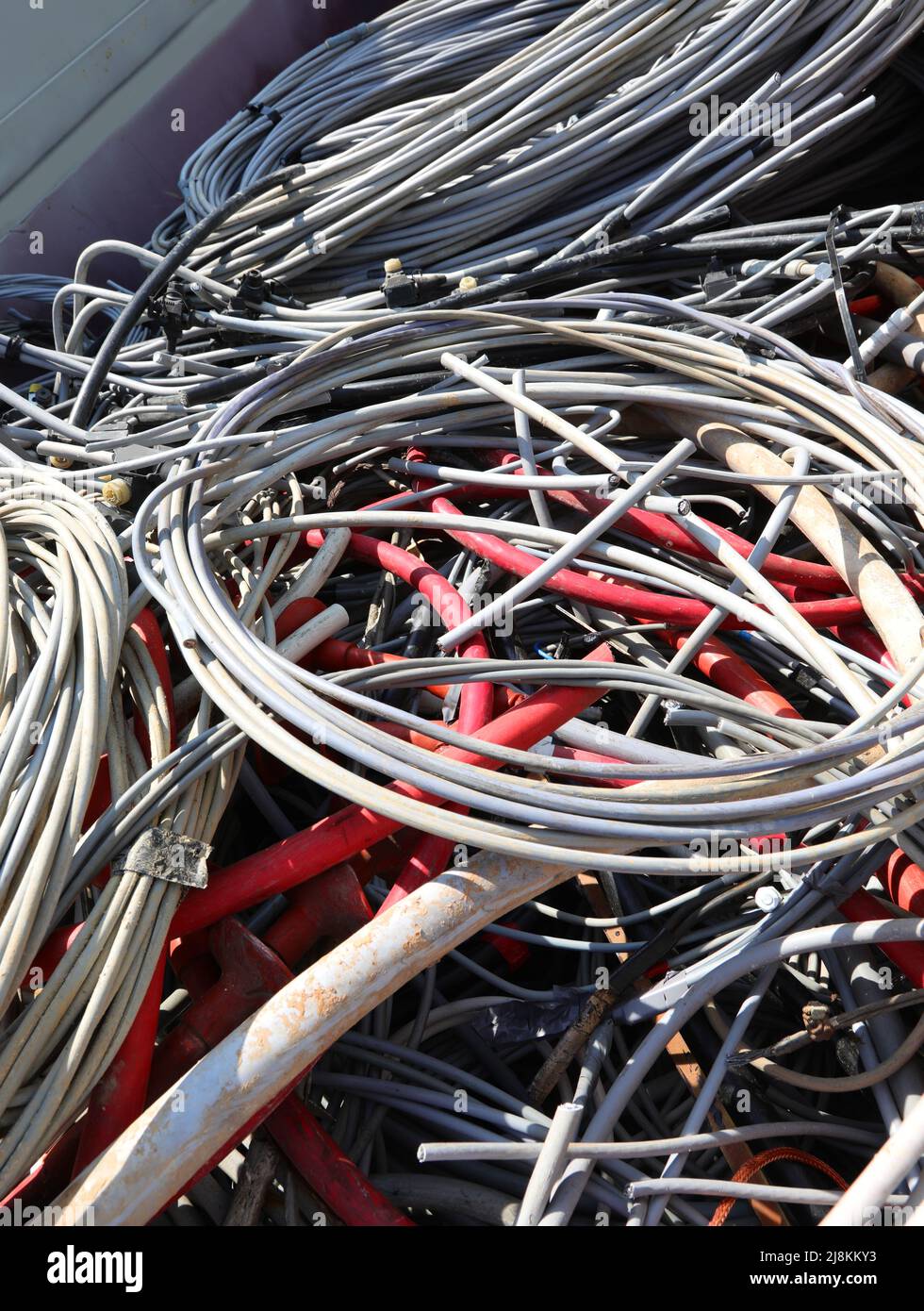 insulated cables for the transport of low voltage current in the ...