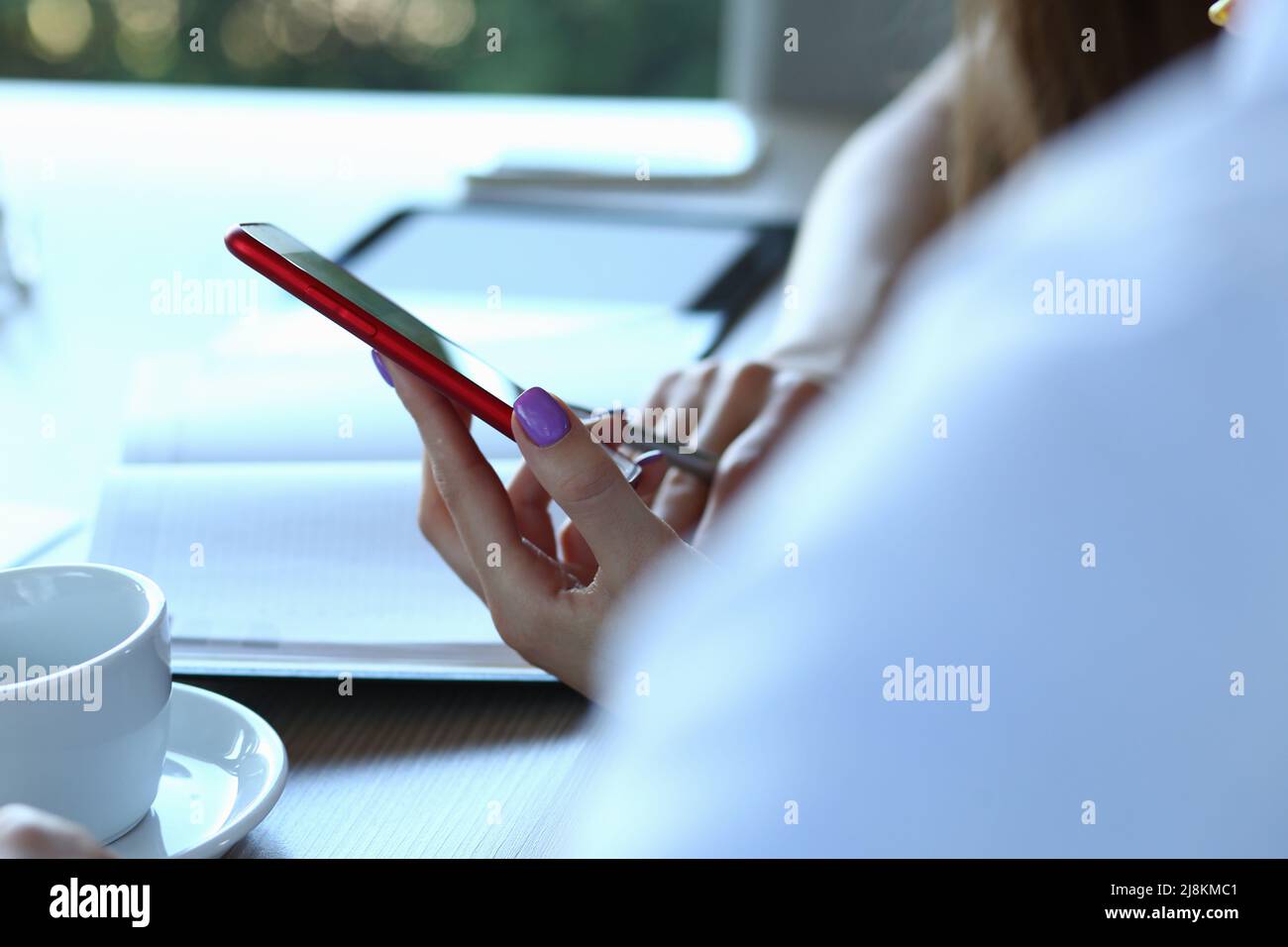 Typing message hi-res stock photography and images - Alamy
