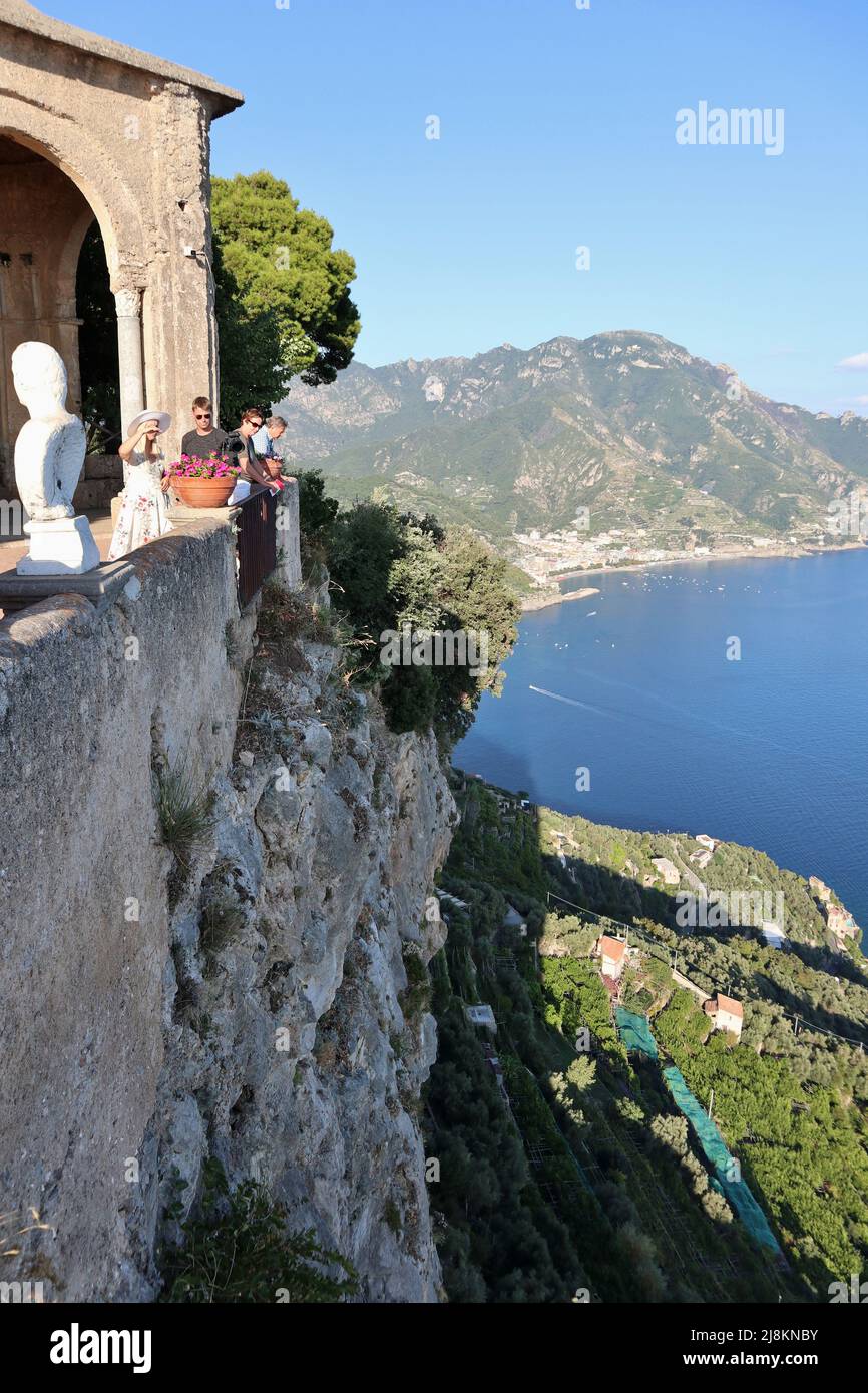 Ravello - Scorcio dalla Terrazza dell'Infinito di Villa Cimbrone Stock ...