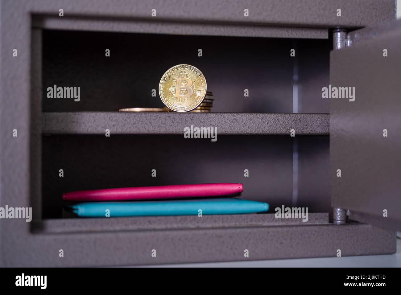 Physical privacy hi-res stock photography and images - Alamy