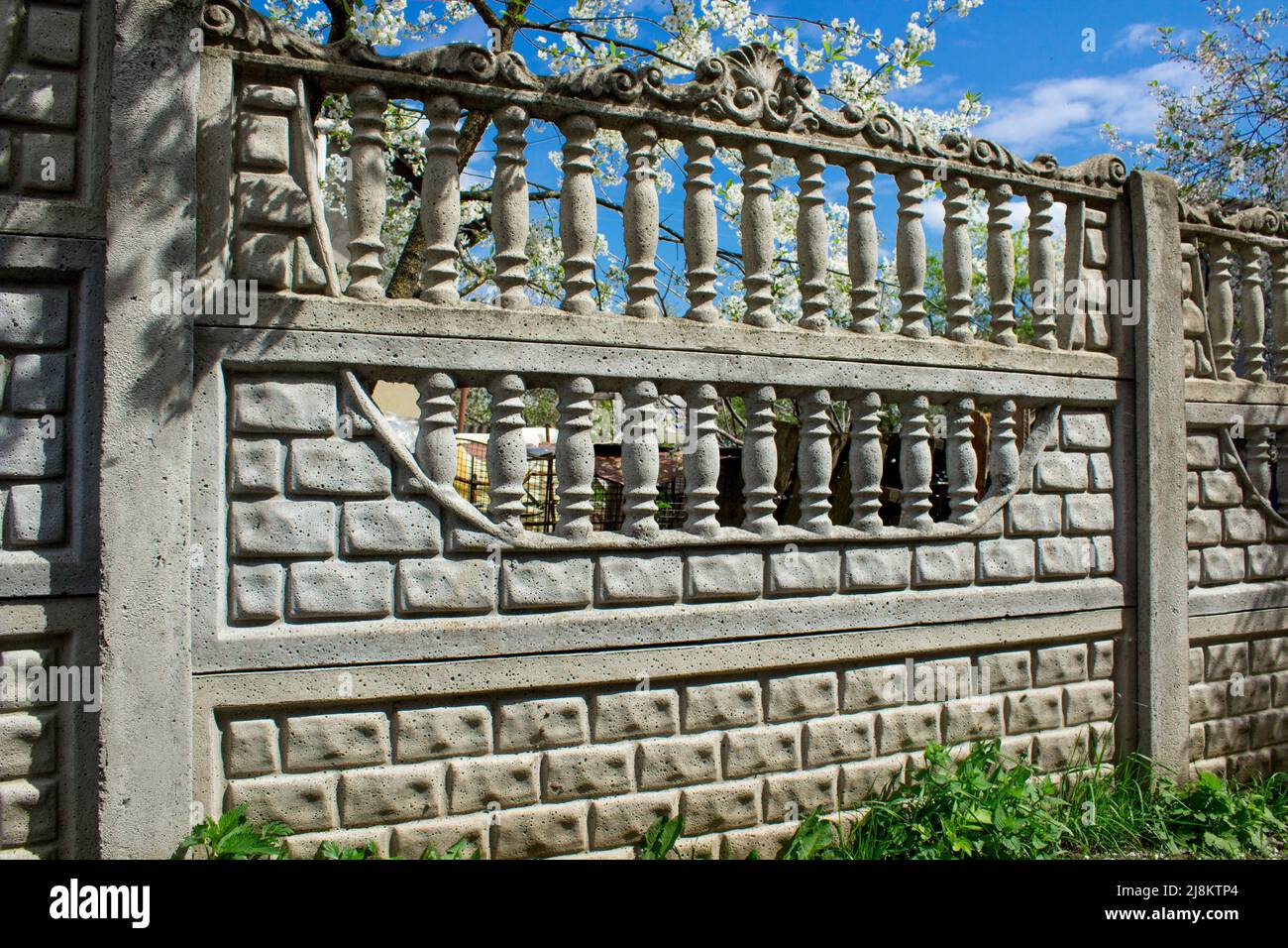 Concrete monuments hi-res stock photography and images - Alamy