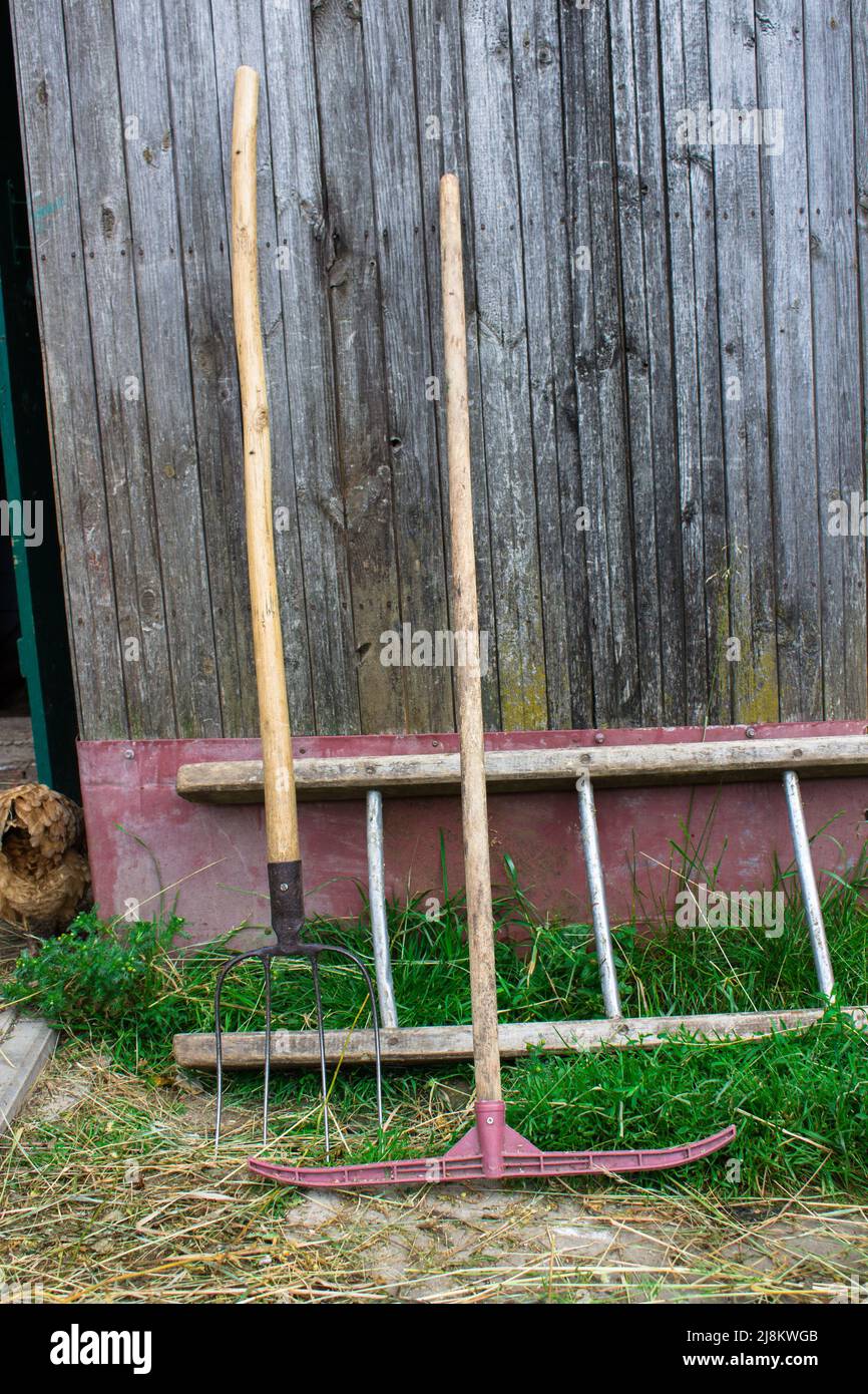 Wood rakes hi-res stock photography and images - Alamy