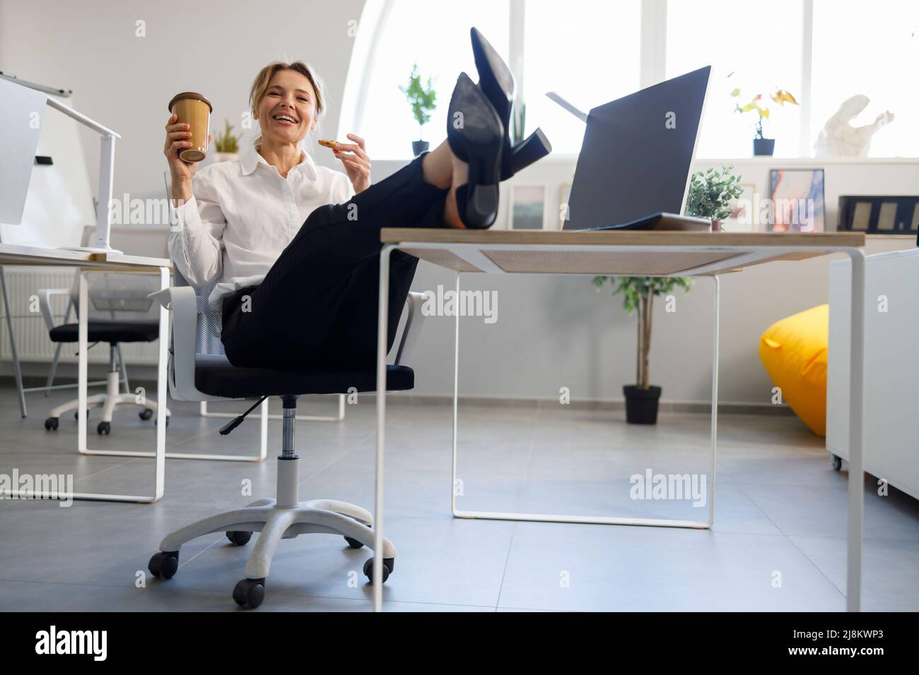 Female foot on a table hi-res stock photography and images - Alamy