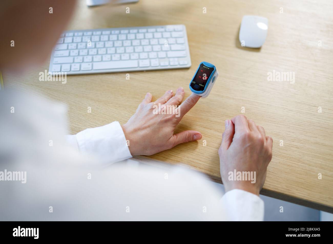 Womans pulse hi-res stock photography and images - Alamy