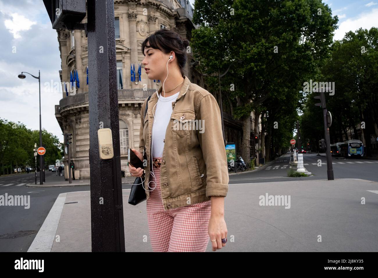 France, Paris. Illustration of daily life. Photograph by Martin ...