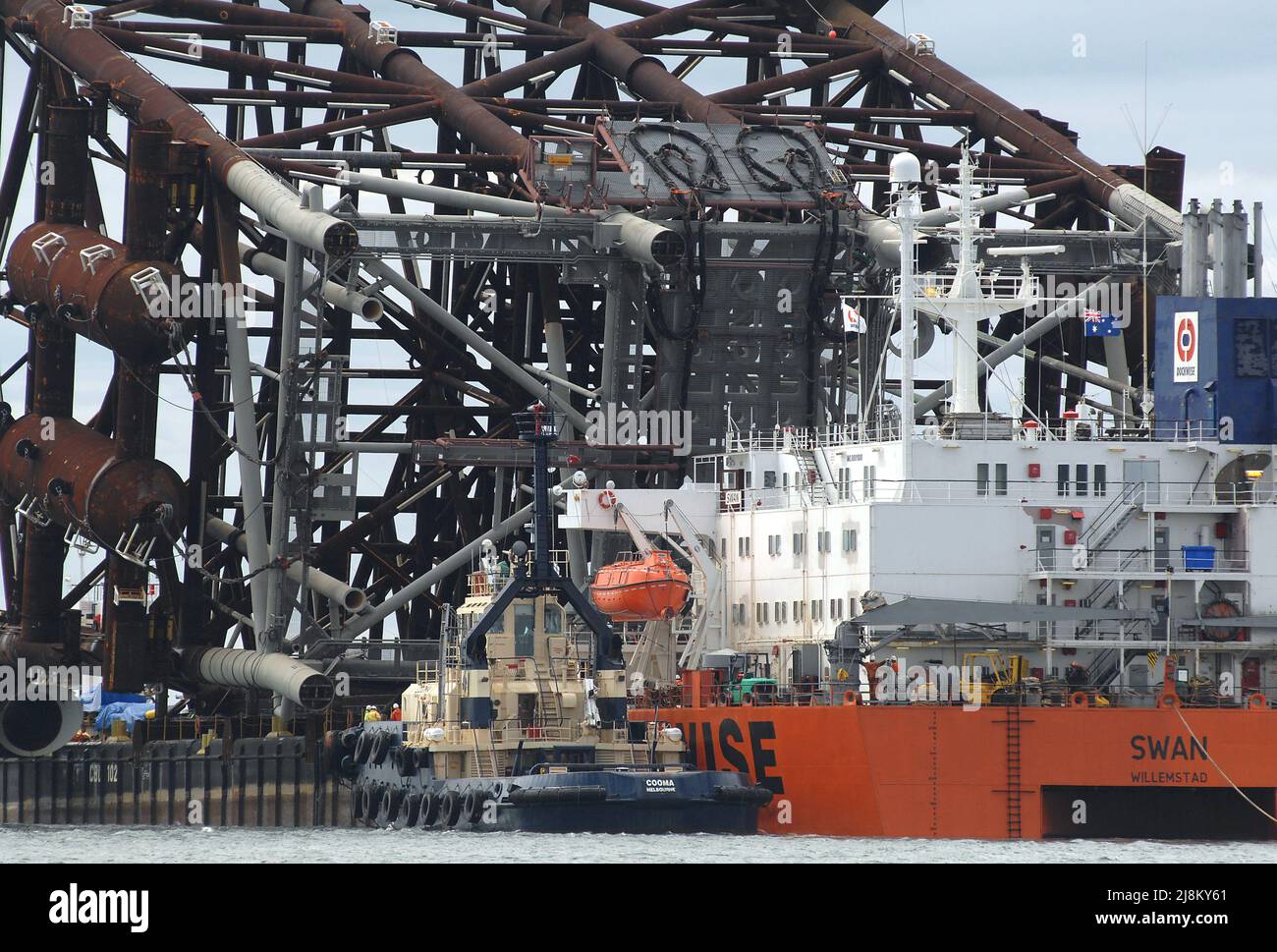Construction heavy lift vessel hi-res stock photography and images - Alamy