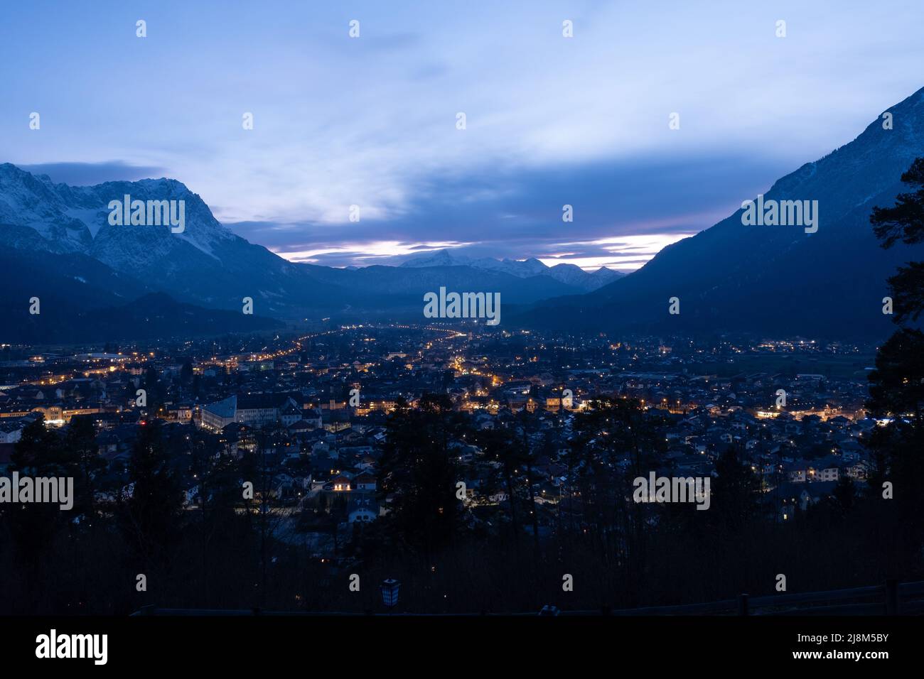 Landscape with view of Garmisch-Partenkirchen in Bavaria in spring at ...