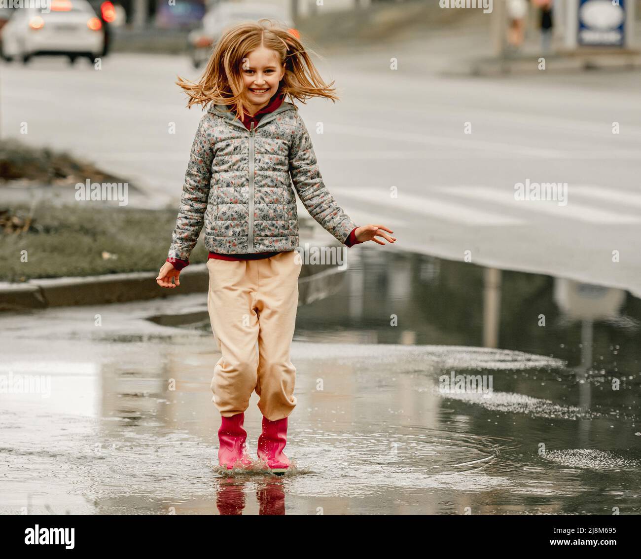 Preteen girl walking autumn hi-res stock photography and images - Alamy