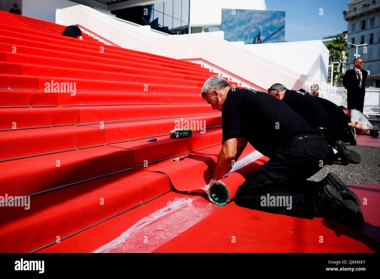 Main entrance to the palace with red carpet hi-res stock photography ...