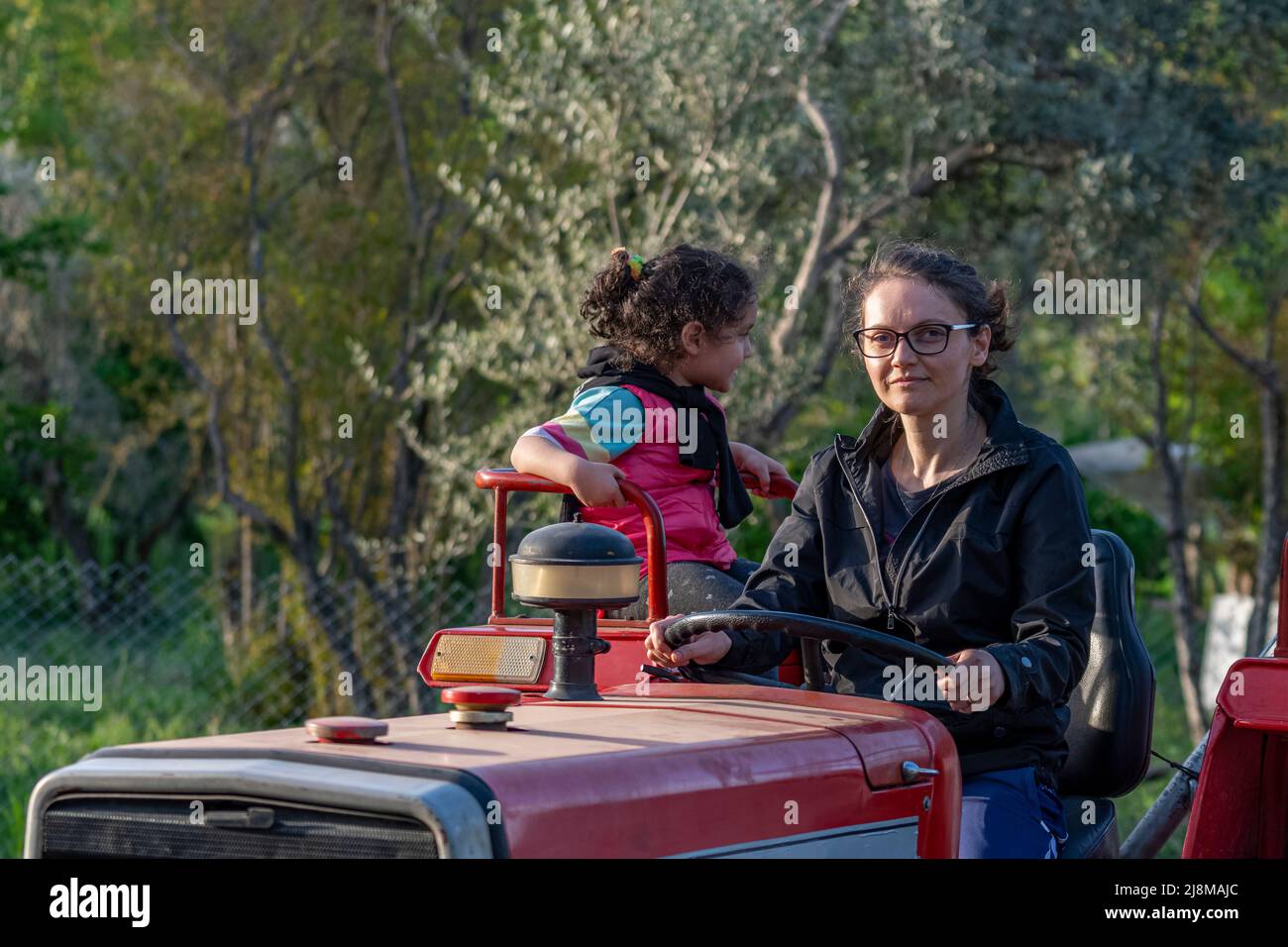 Couple tractor hi-res stock photography and images - Alamy