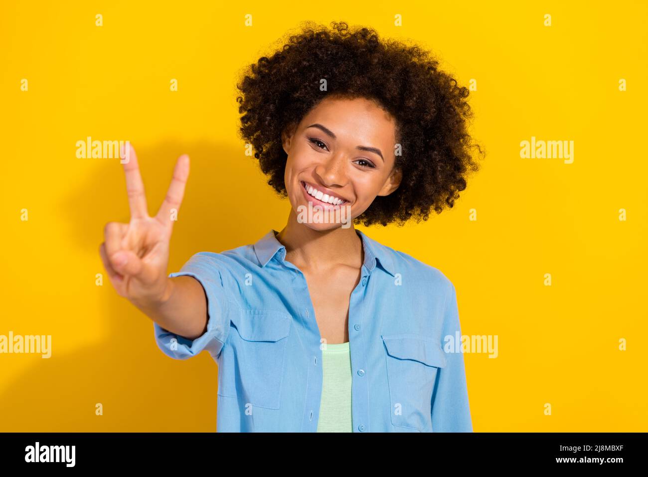 Photo of positive charming professor lady show two finger v-sign wear ...