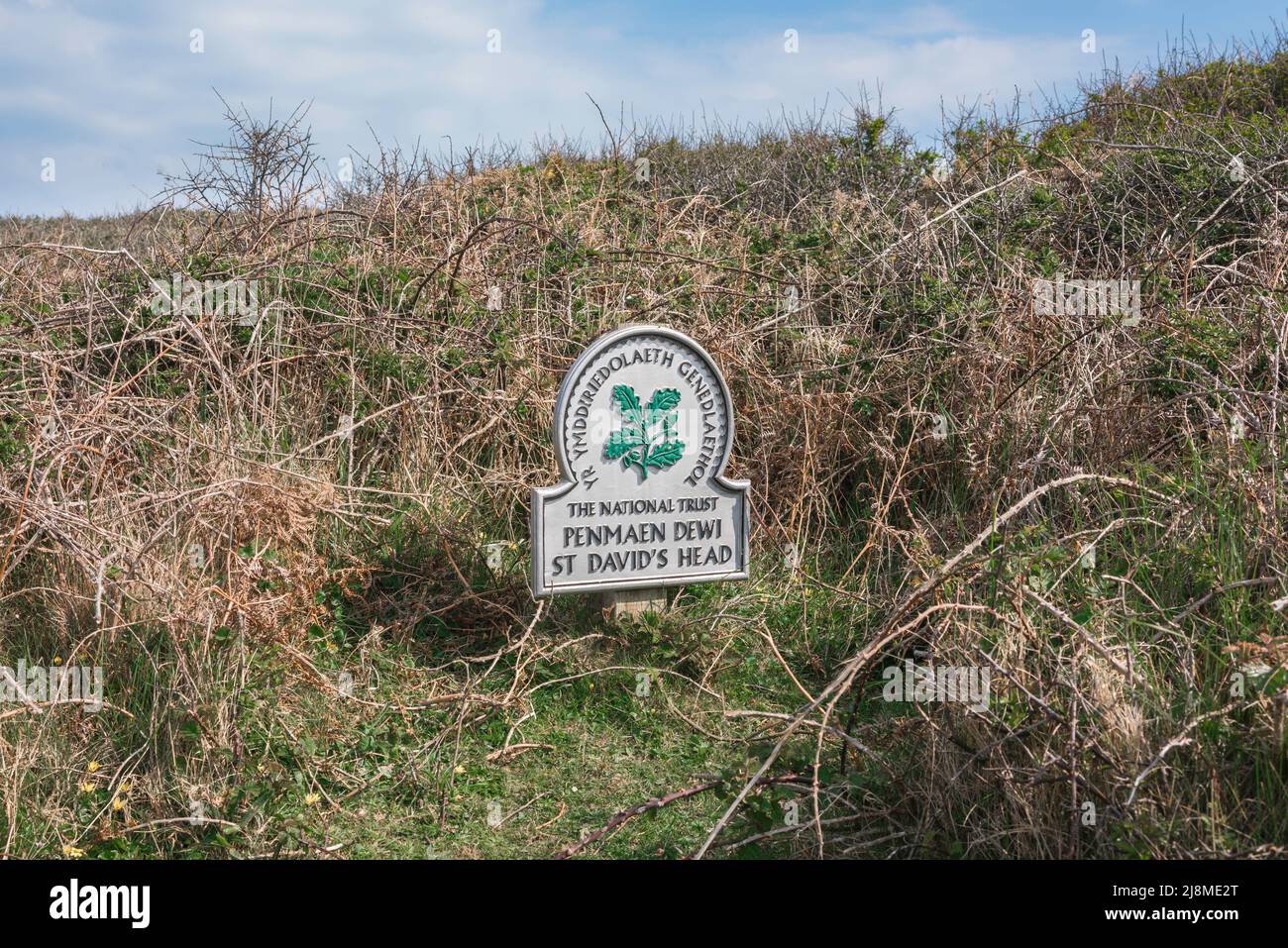 Welsh coastal path sign hi-res stock photography and images - Alamy