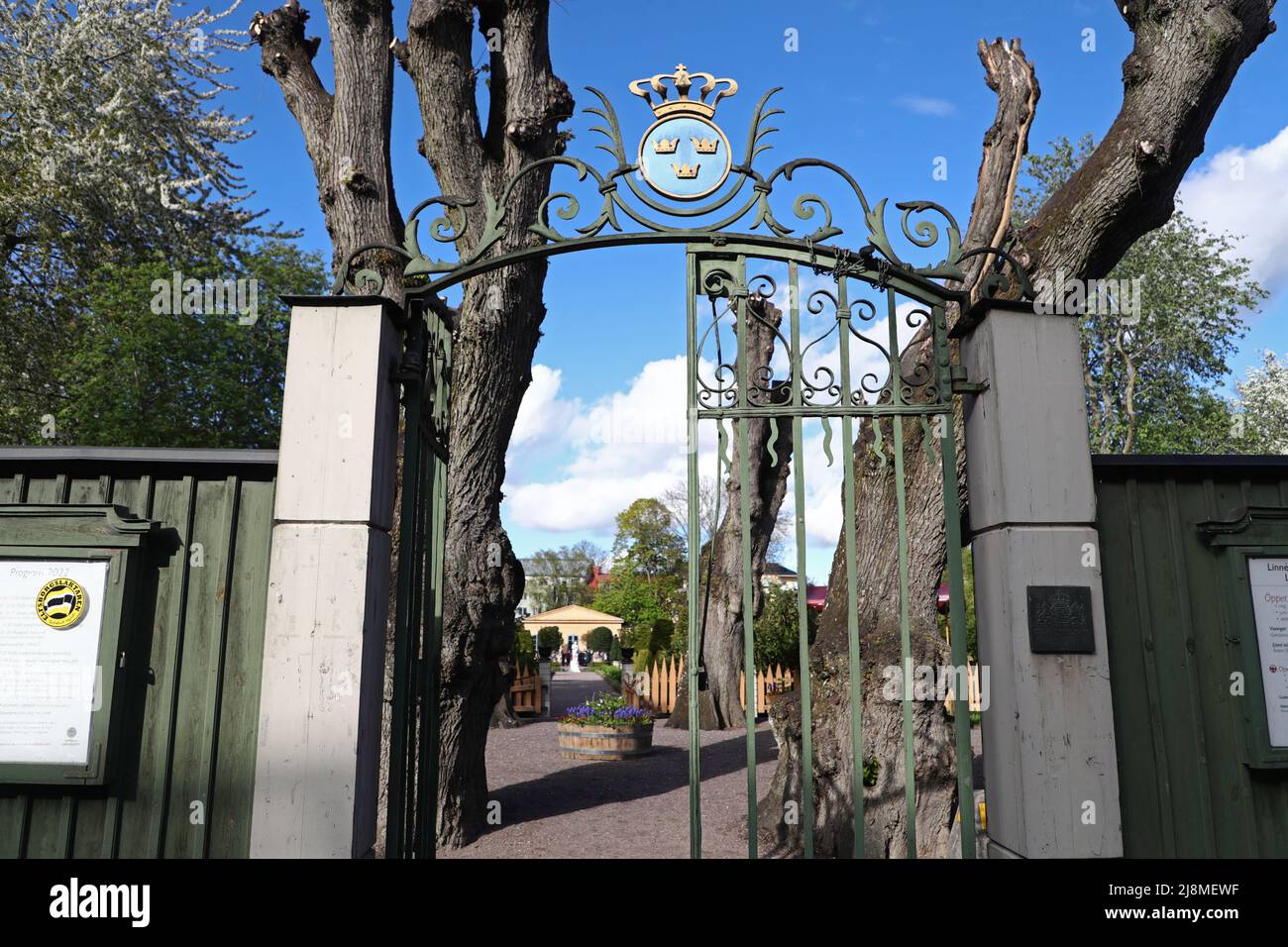 The Linnaeus Garden is a botanical garden at Svartbäcksgatan in Uppsala ...