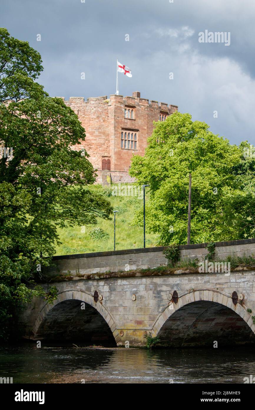 The view to Tamworth Castle where the Holloway bridge crosses the point ...