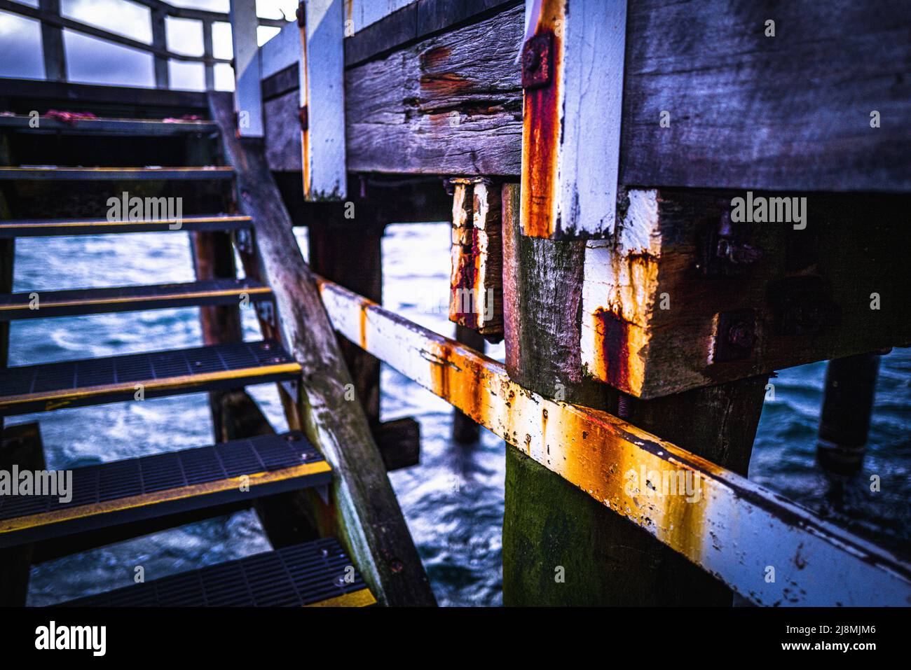 Cloud base hi-res stock photography and images - Alamy