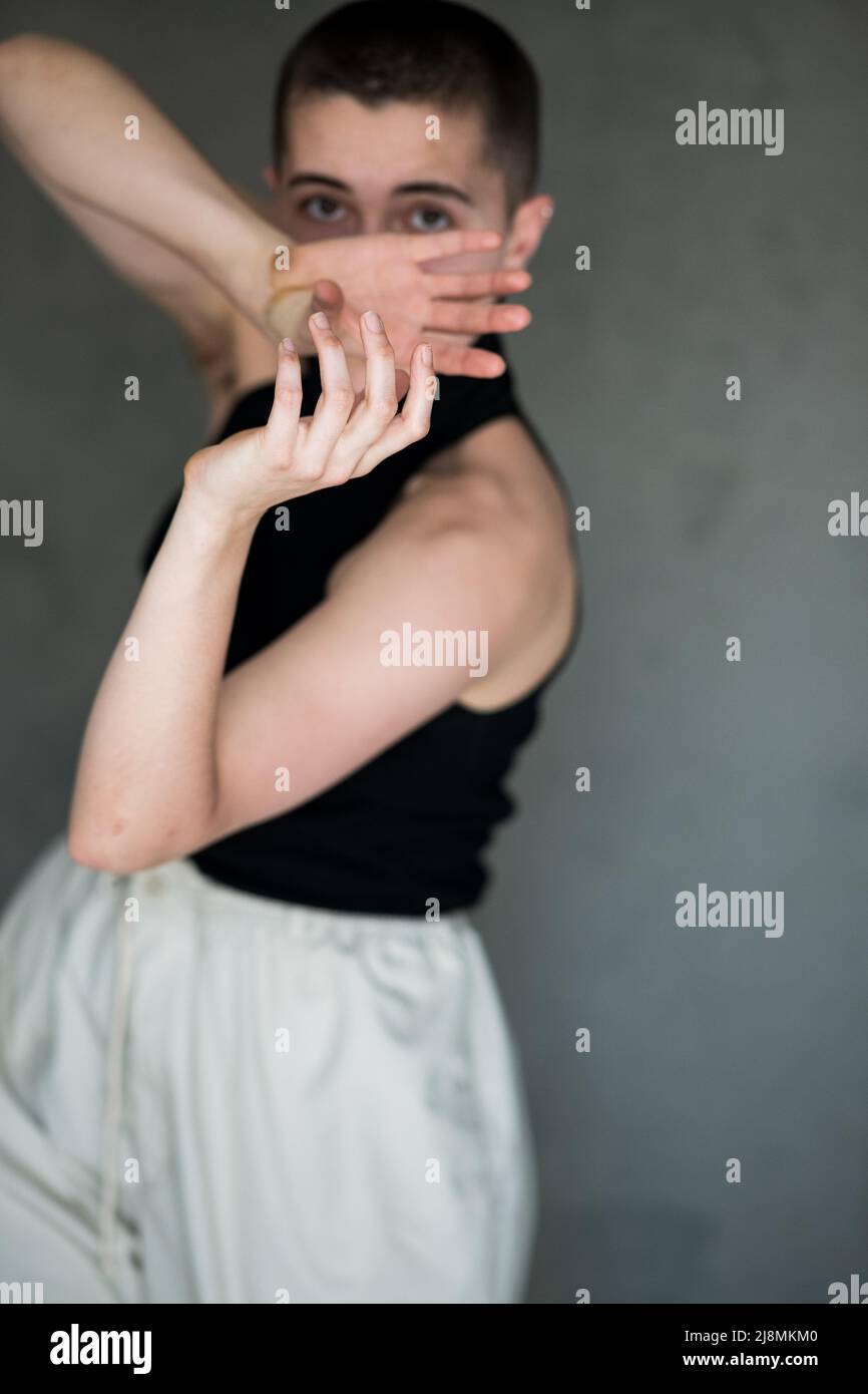 Hands peeping hi-res stock photography and images - Alamy