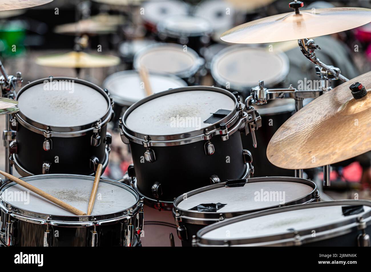 Drum plates hi-res stock photography and images - Alamy