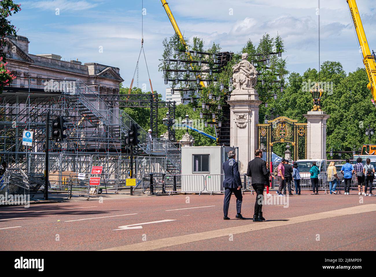 London UK, 17 May 2022. A celebratory ‘Tree of Trees’ installation ...