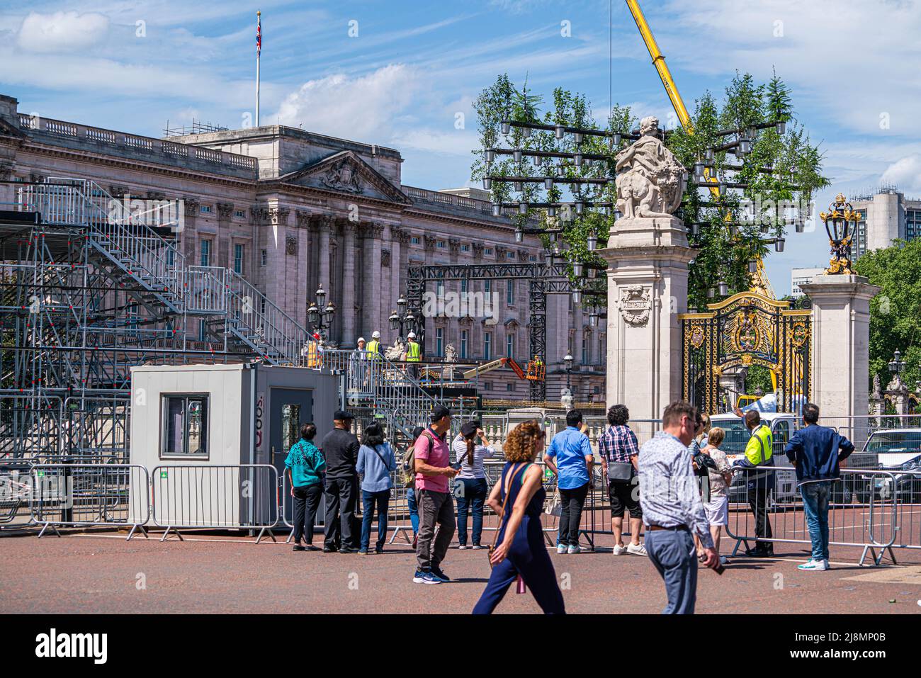 London UK, 17 May 2022. A celebratory ‘Tree of Trees’ installation ...