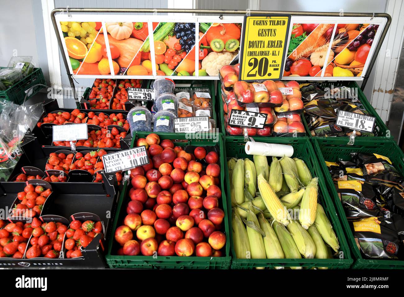 Kastrup/Copenhagen/Denmark/17 May 2022/ Hihg food prices in danish ...