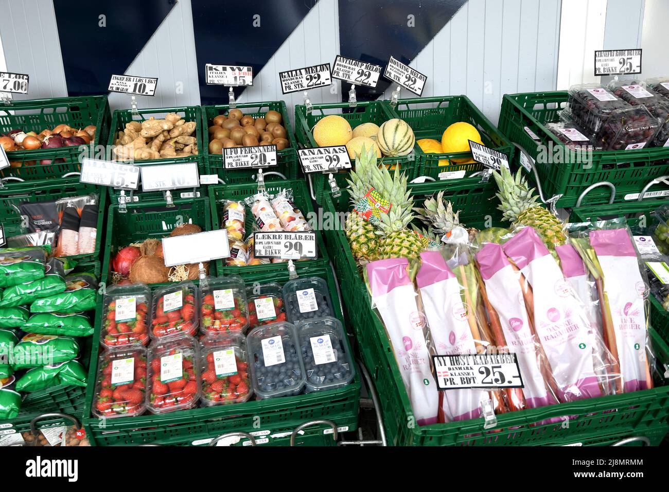 Kastrup/Copenhagen/Denmark/17 May 2022/ Hihg food prices in danish ...