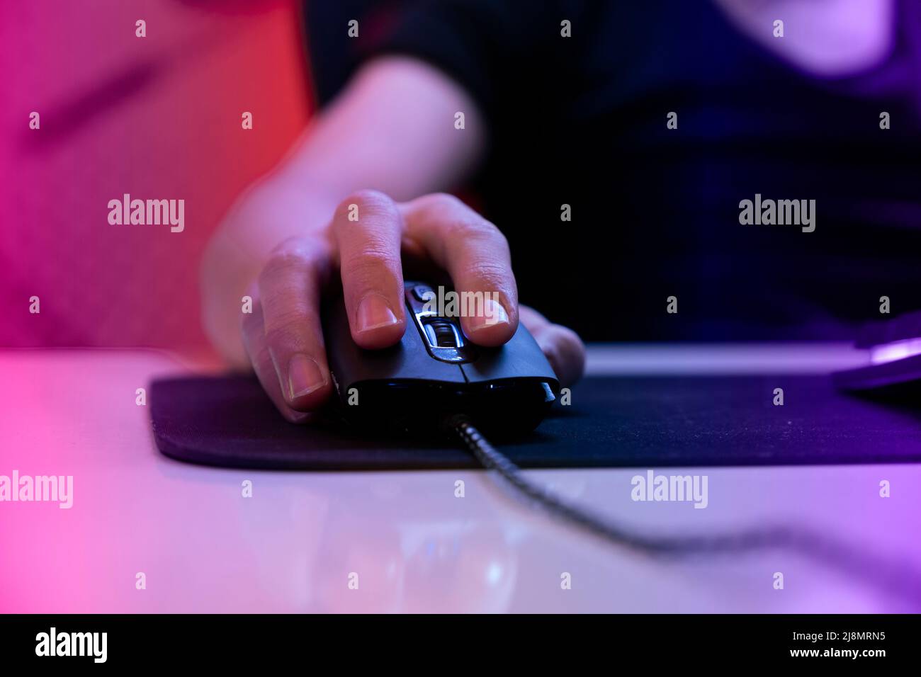 Hand on mouse hi-res stock photography and images - Alamy