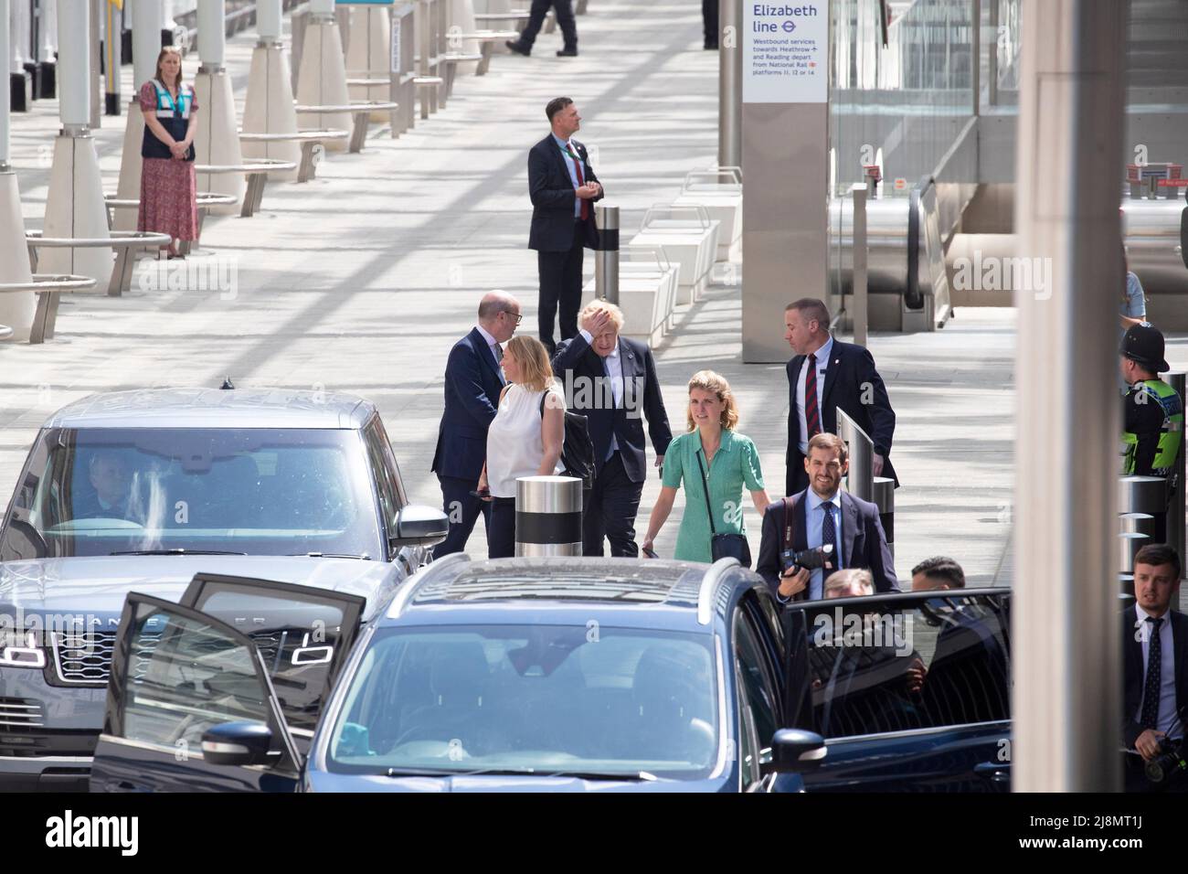 London - 17/05/2022. Prime Minister Boris Johnson is seen with his hand ...