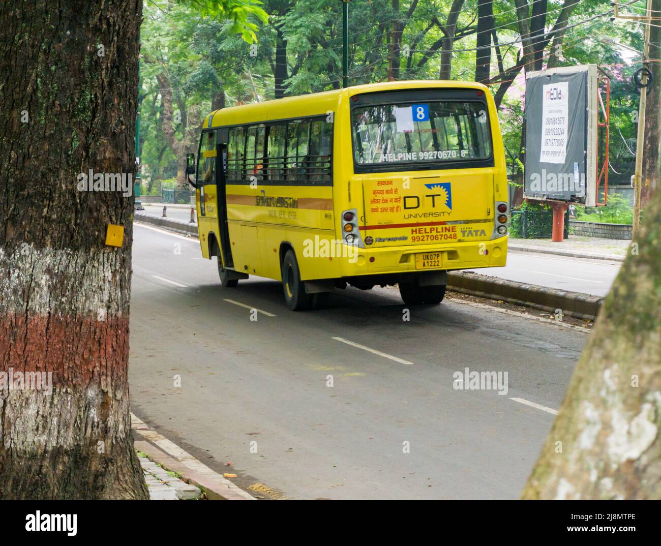 India school bus hi-res stock photography and images - Alamy