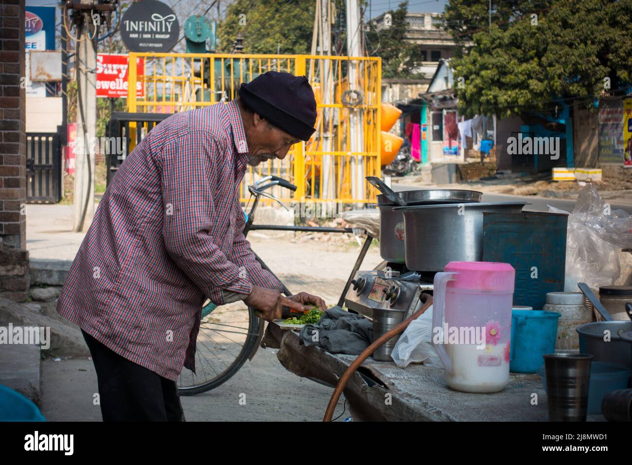 Indian tea stall hi-res stock photography and images - Alamy