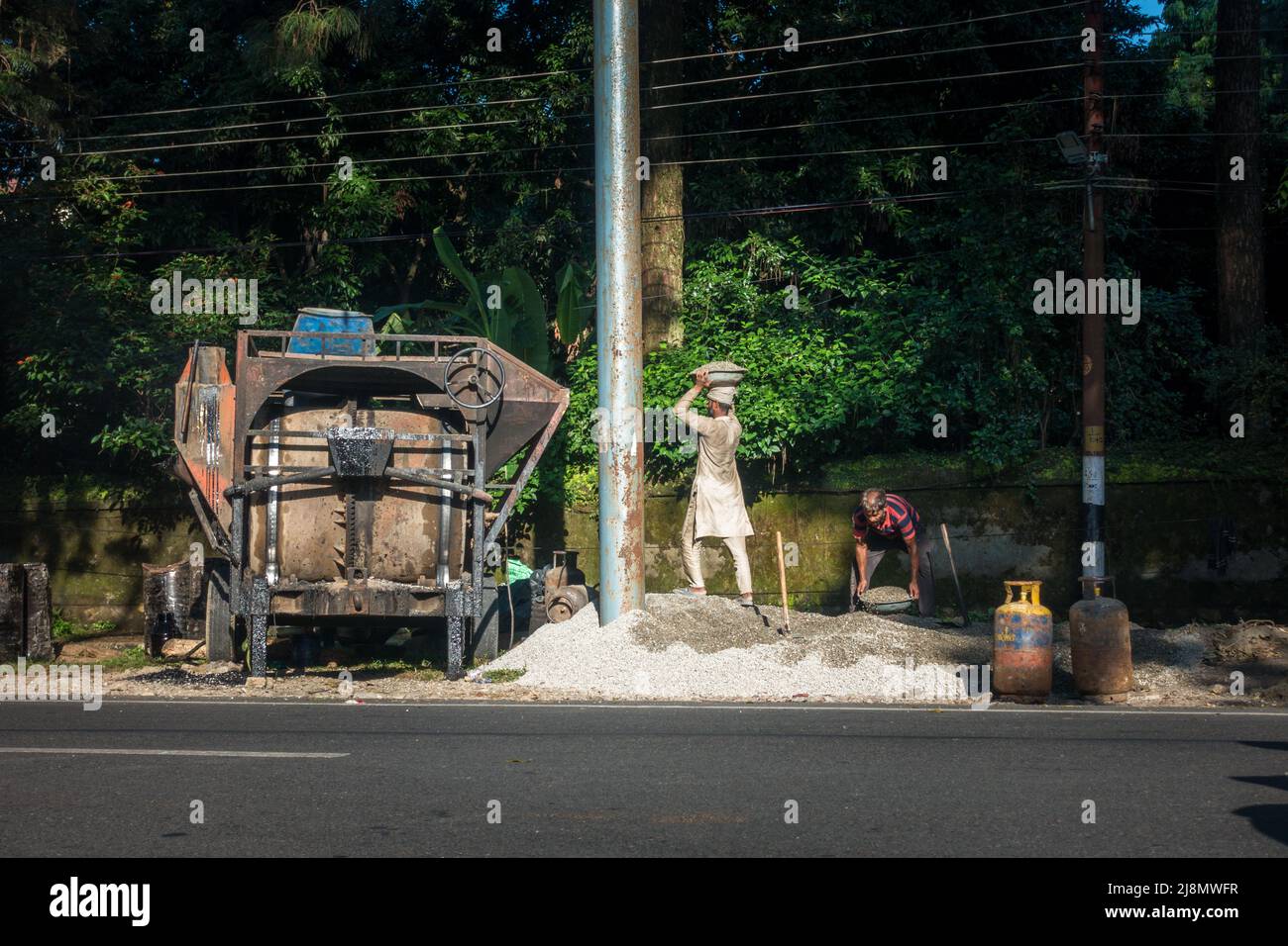 Asphalt road making machine hi-res stock photography and images - Alamy