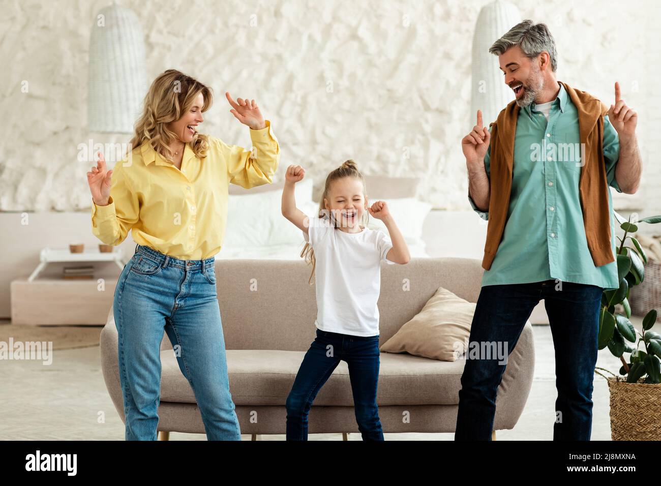 Family dance party at home hi-res stock photography and images - Alamy