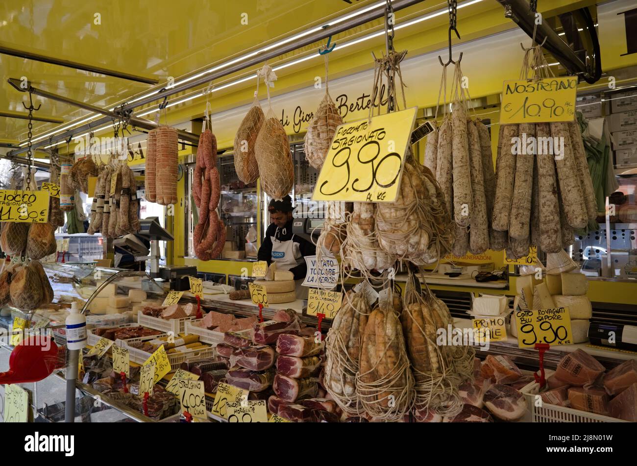 Italian market meat hi-res stock photography and images - Alamy