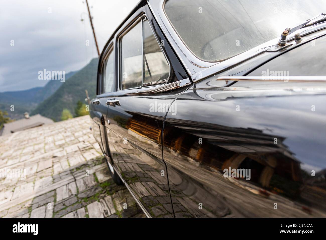 Side view of an old timer classic car Stock Photo - Alamy