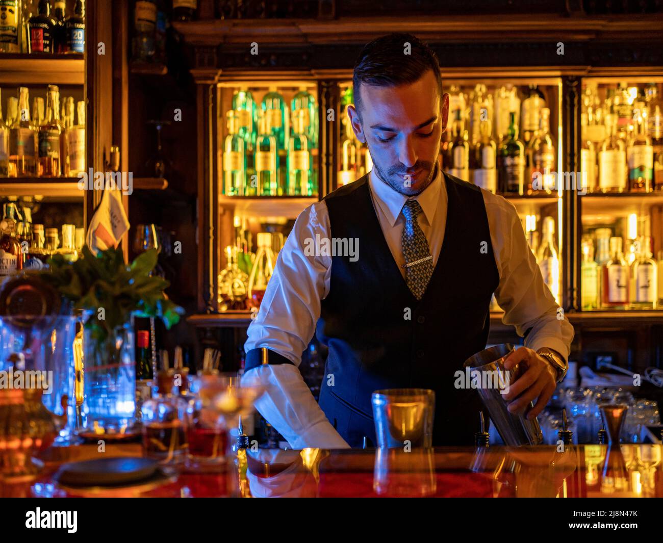 Professional bartender hi-res stock photography and images - Alamy