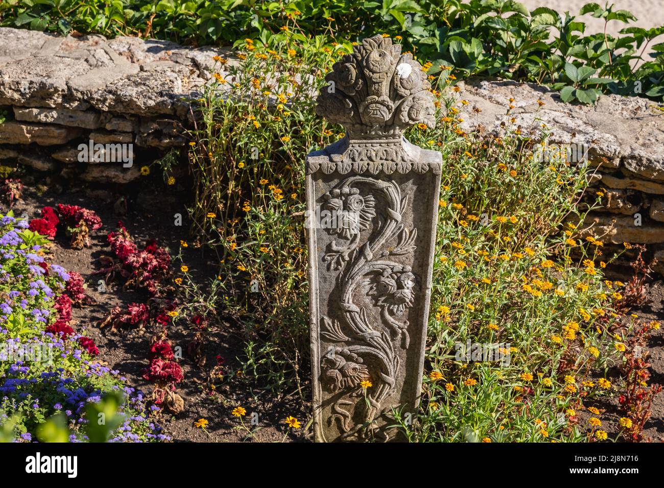 Garden in Palace architectural park and Botanical garden complex in ...