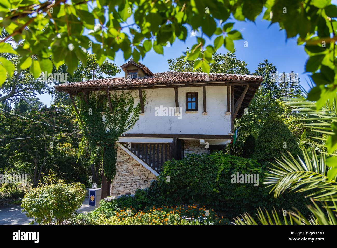 Former military gate in The Palace architectural park and Botanical ...
